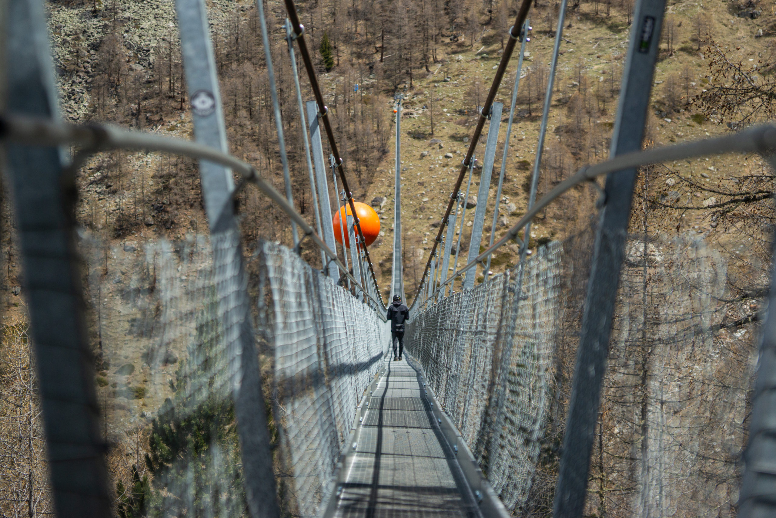 Le pont suspendu de Randa 🇨🇭 - AIKENA